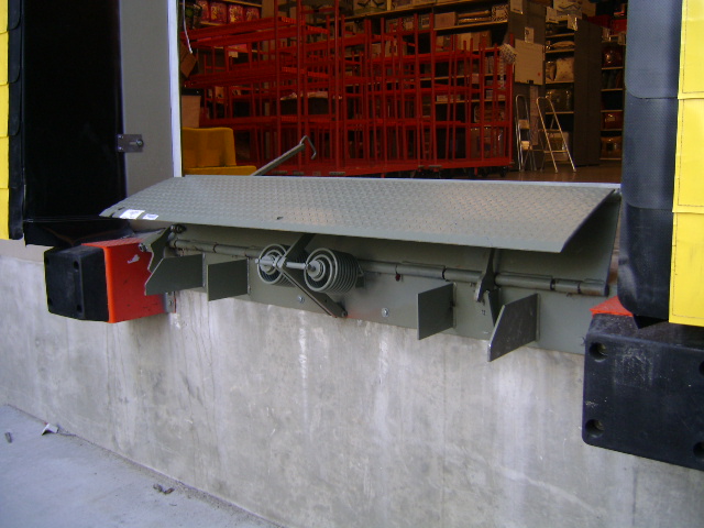 NL Mechanical Edge-Of-Dock Leveler | DLM